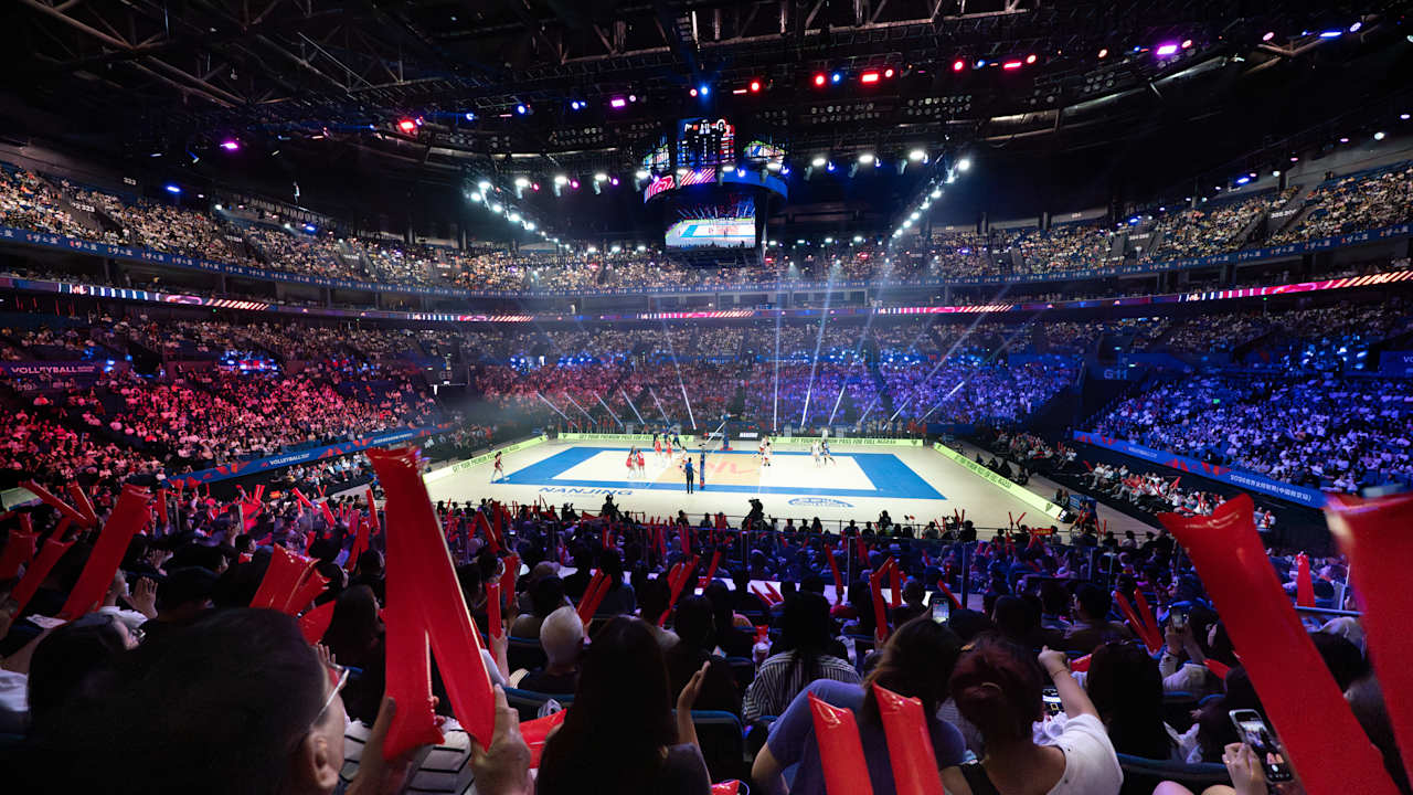 A world and continental attendance record was registered in the NHL