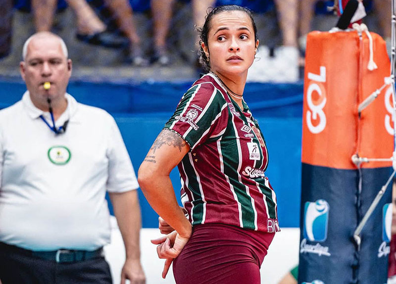 Six months pregnant, a setter made history in Brazilian volleyball